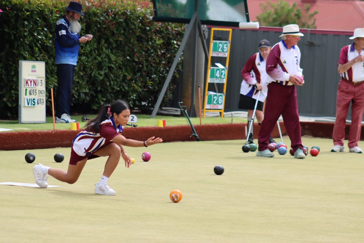 Bowls battle hots up | Midland Express
